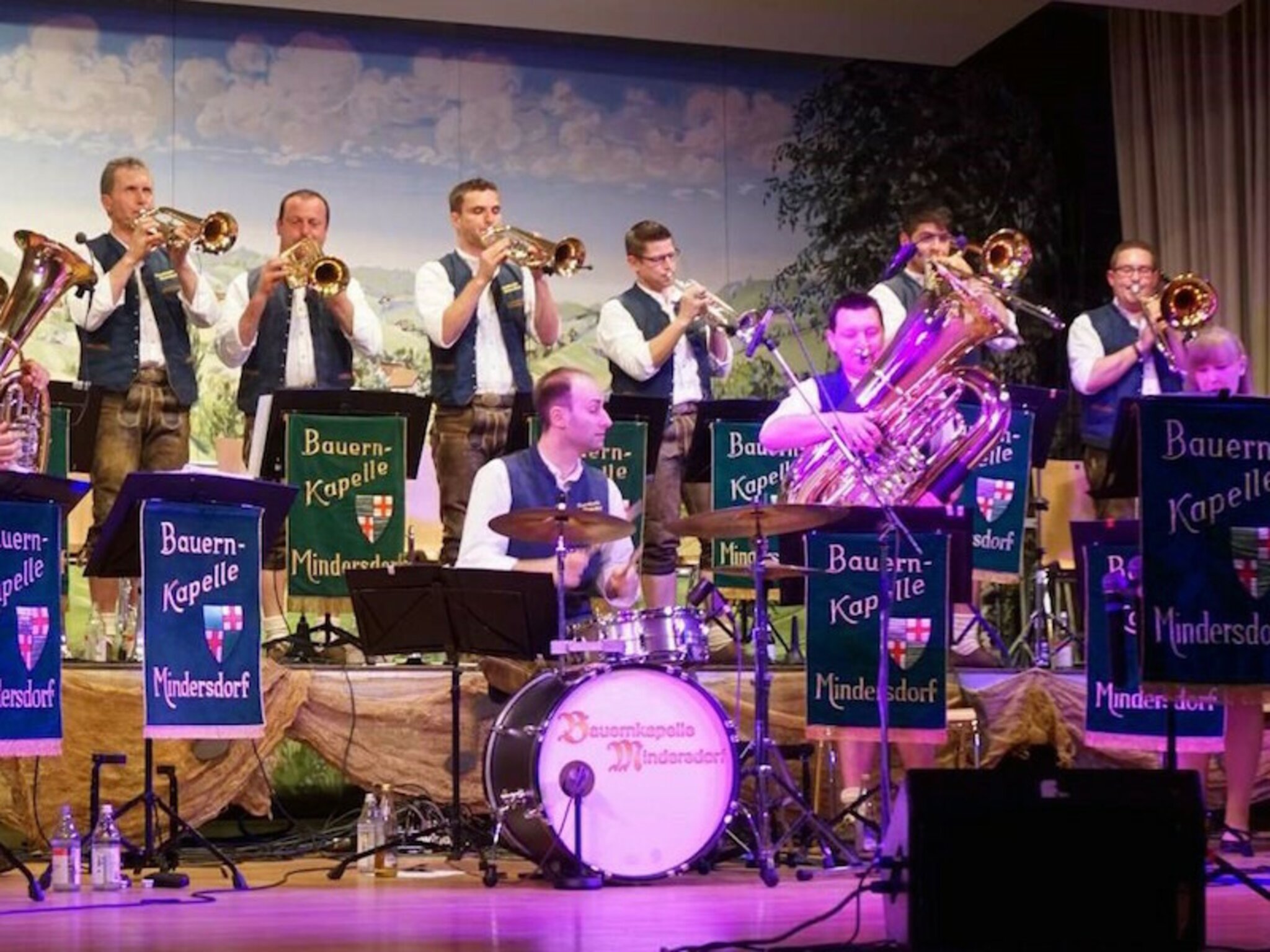 Bauernkapelle Mindersdorf erstmals unter Michael Steiert: Ein ...