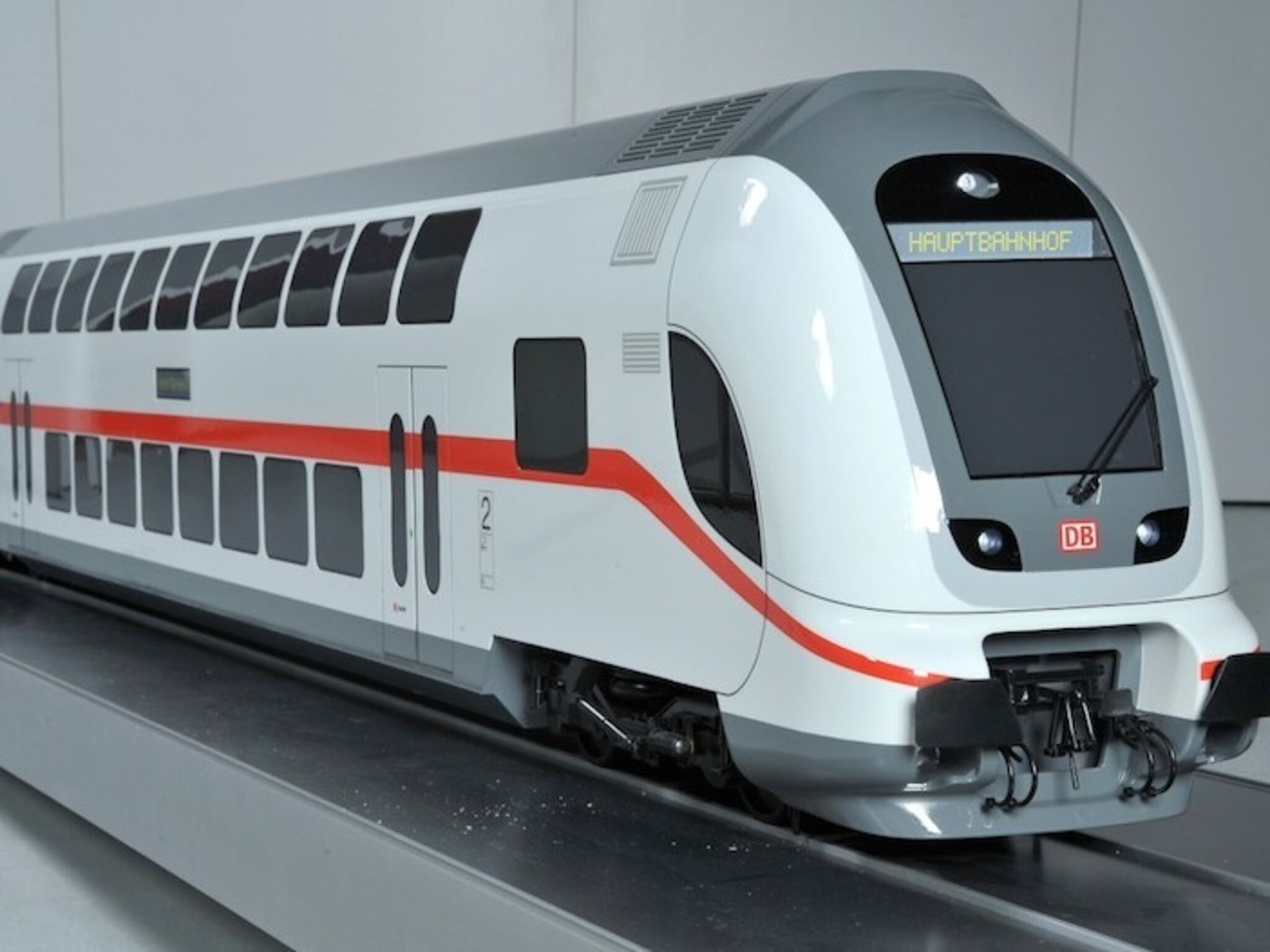 Vier Verbindungen an den Wochentagen für künftigen Stundentakt: IC-2 ...