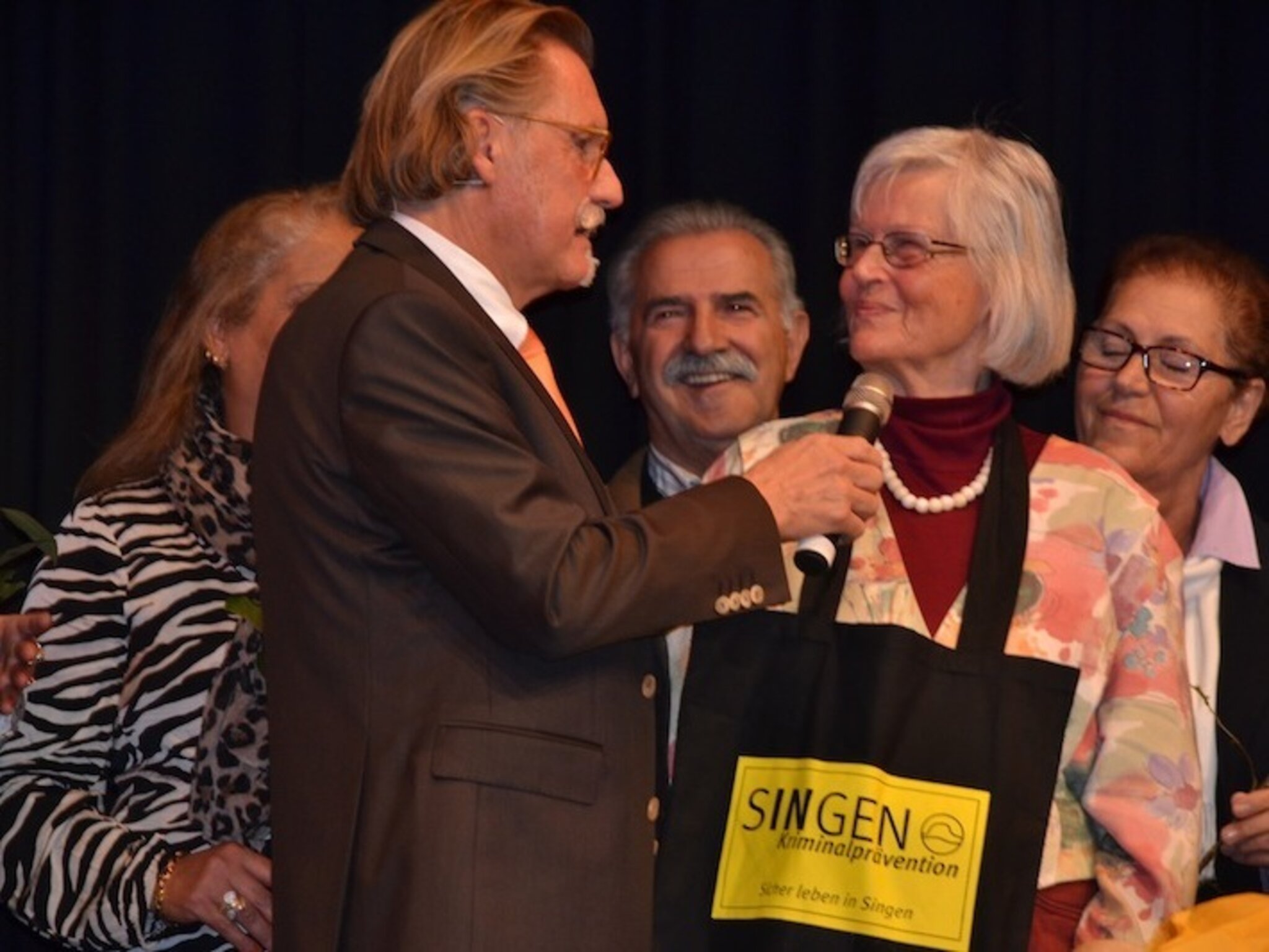 Preisverleihung am 19. Oktober mit Staranwalt Ingo Lenßen und Comedian ...