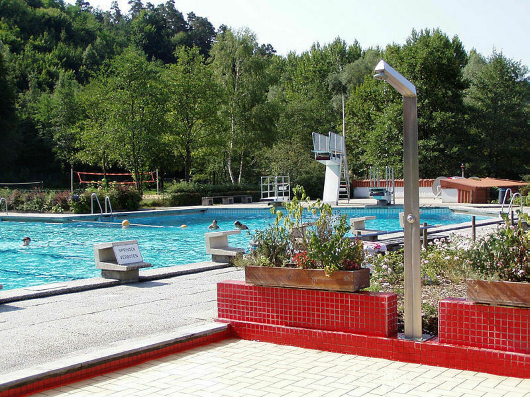 Baden noch bis 23. September möglich: Stockacher Freibadsaison geht in ...