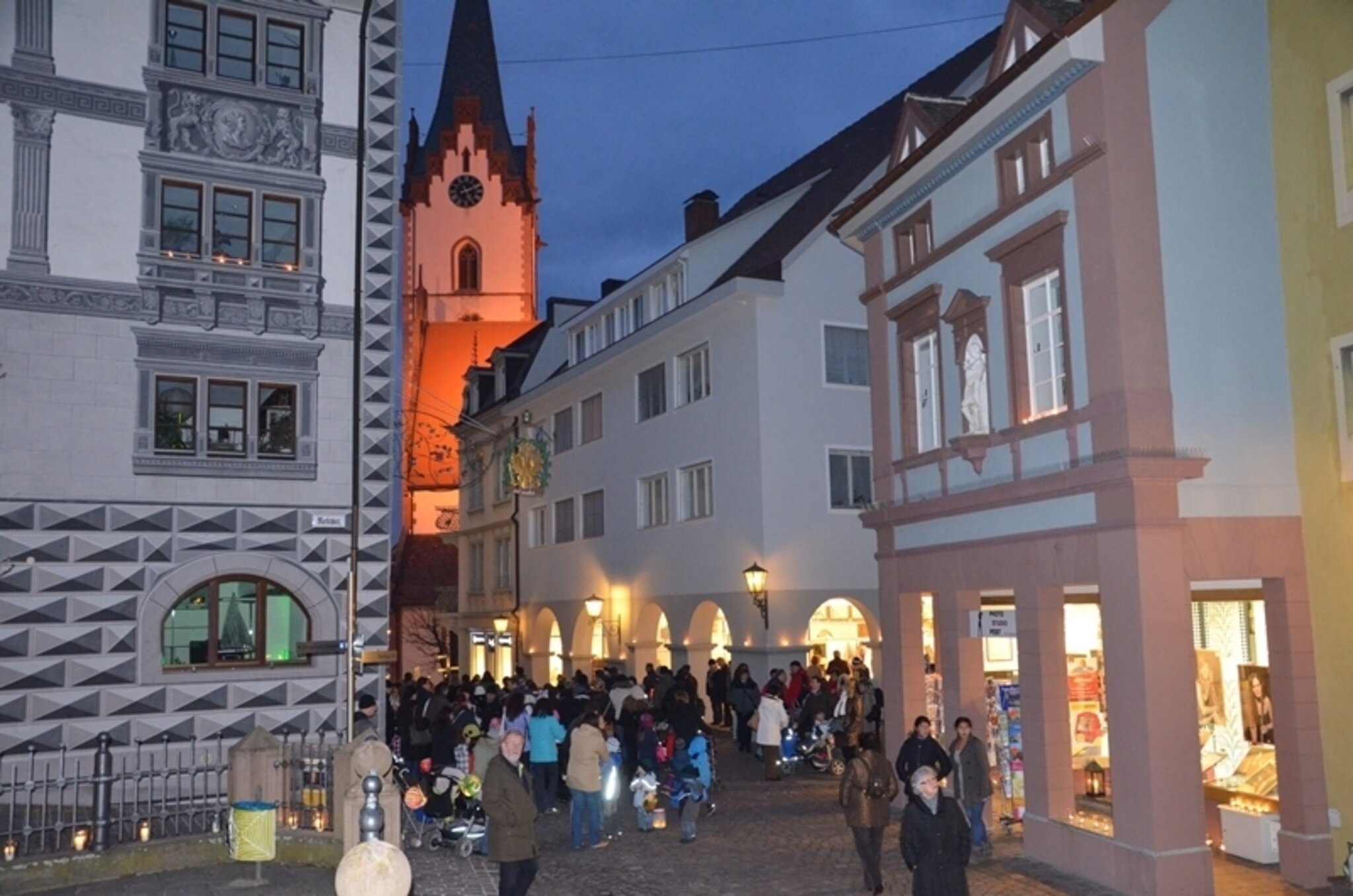 Wie seit 21 Jahren wird die schöne Engener Altstadt von AnwohnerInnen ...