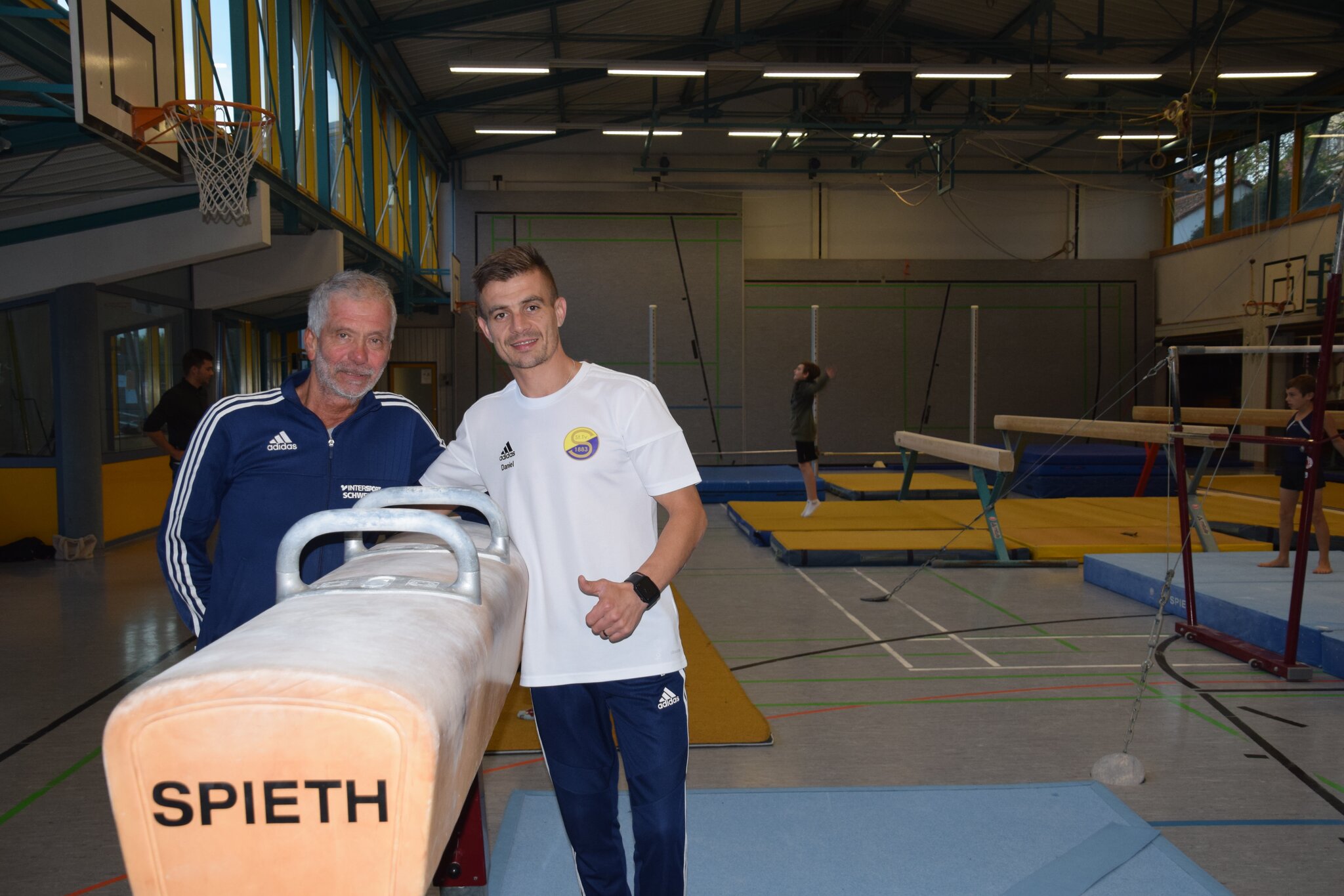 Axel Leitenmair sagt Servus: Daniel Popescu übernimmt das Ruder bei den StTV-Turnern - Singen