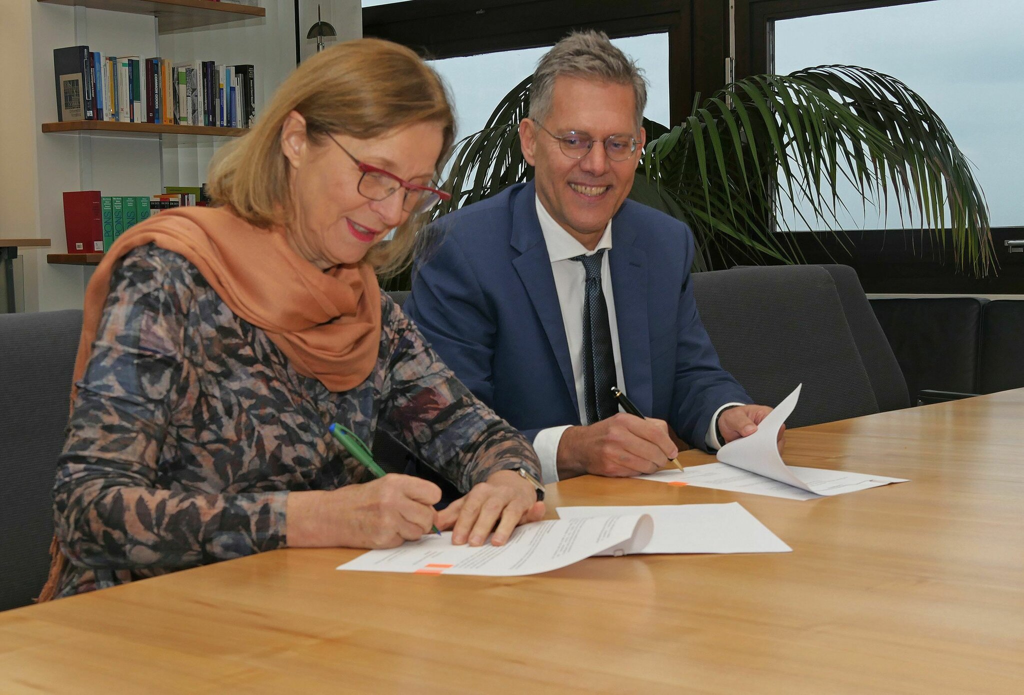 Neuen Vertrag Unterzeichnet Uni Konstanz Wird Sitz Des