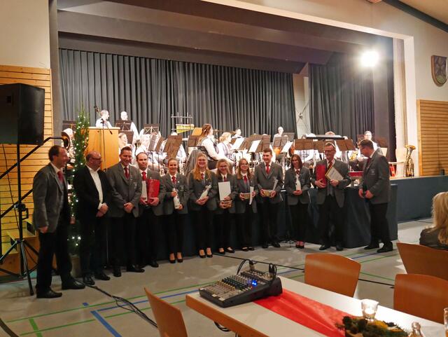 Jahreskonzert beim MV Bietingen: Melodien, die ins Ohr gingen - und von ...