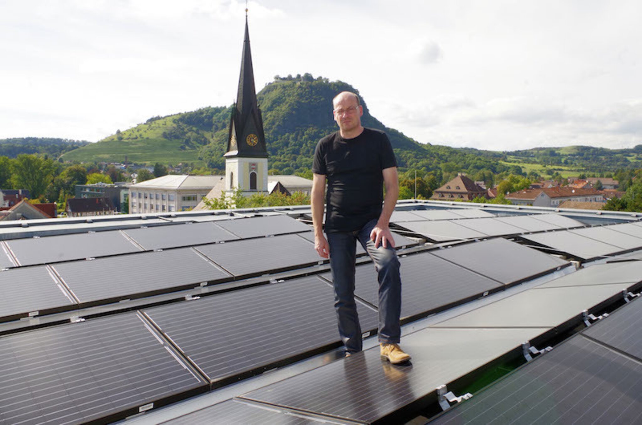 Erfolgreiche Aktion in vier Wochen: Aktionäre stärken Solarcomplex mit ...