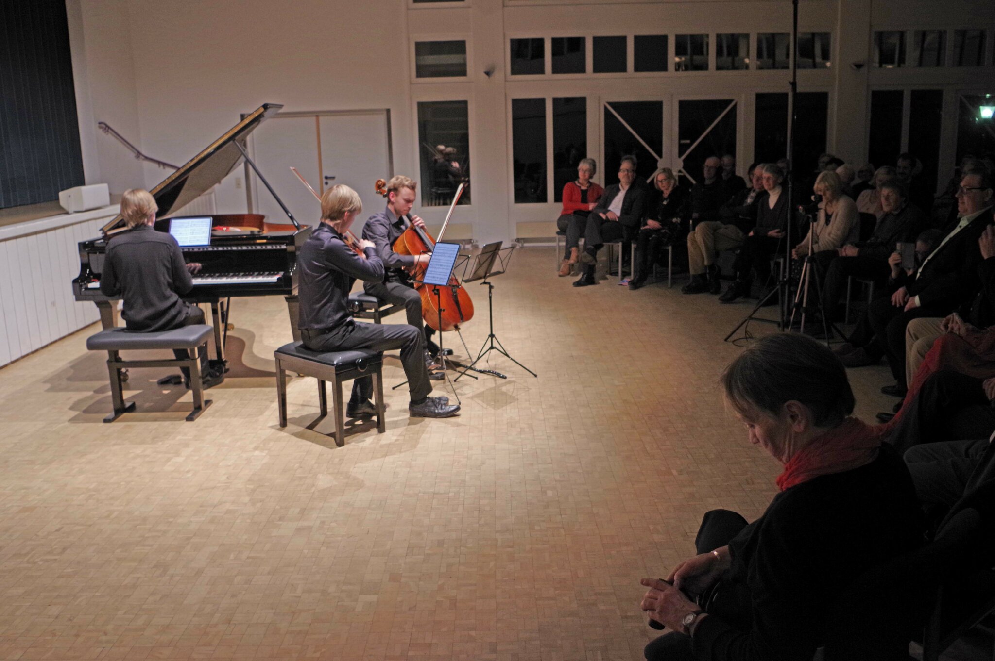 Musikalische Sternstunde im Bürgerhaus Moos: Gelungene Premiere mit dem ...