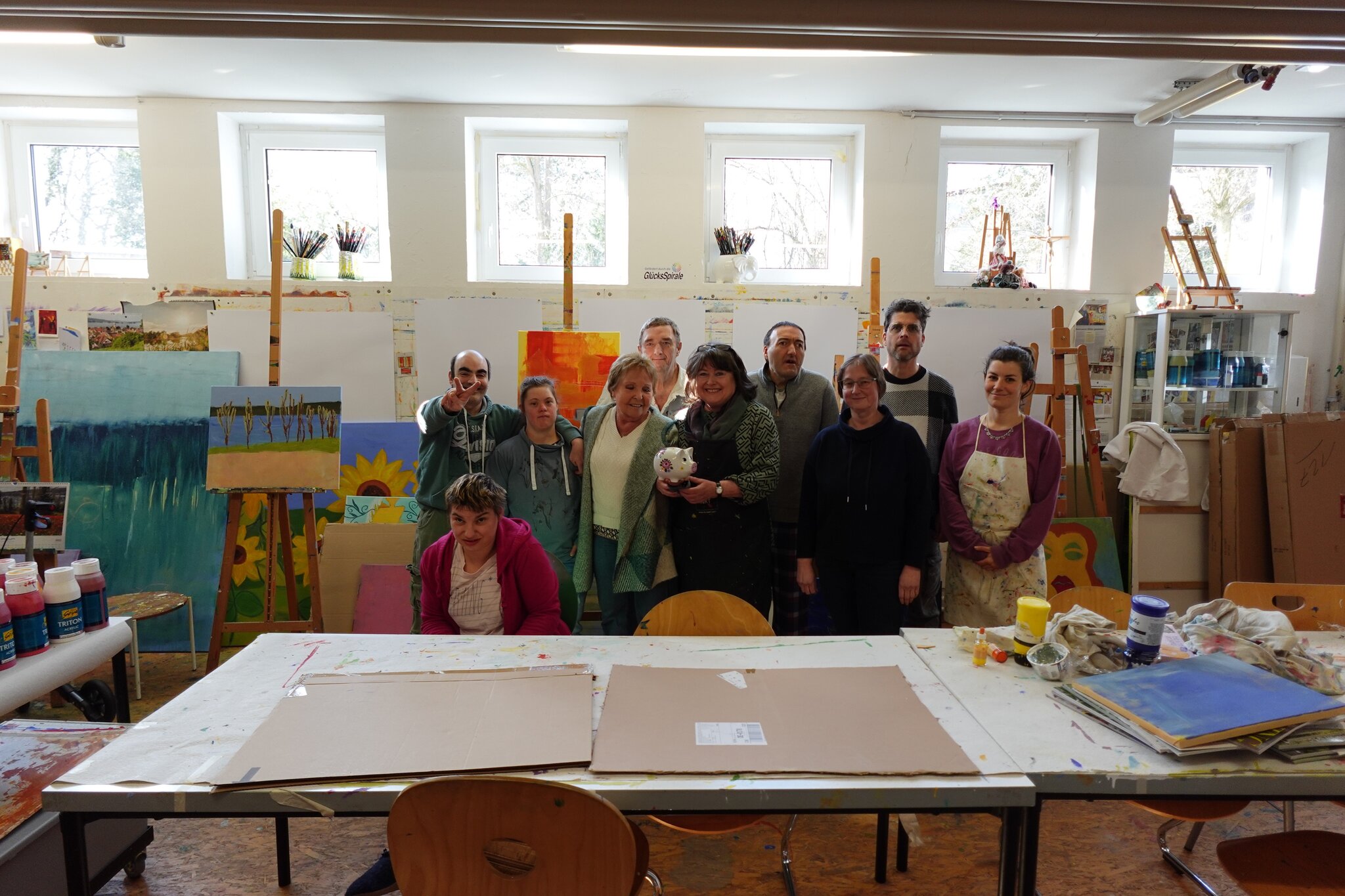 Caritas Konstanz: Märchenhafte Spende für das Caritas-Kunstatelier ...