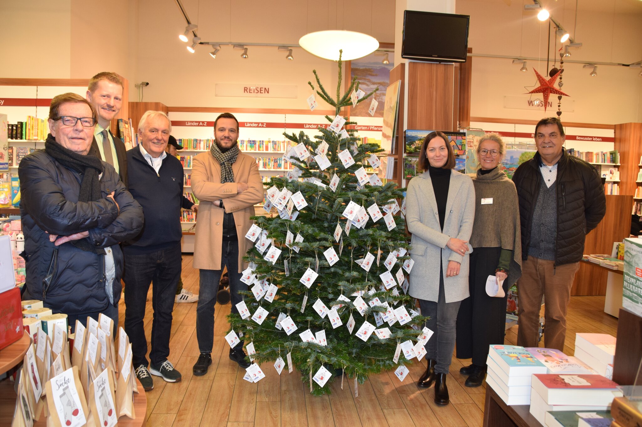 Wunschbaum bei Buchhandlung Rupprecht gestartet: Wünsche wollen in ...