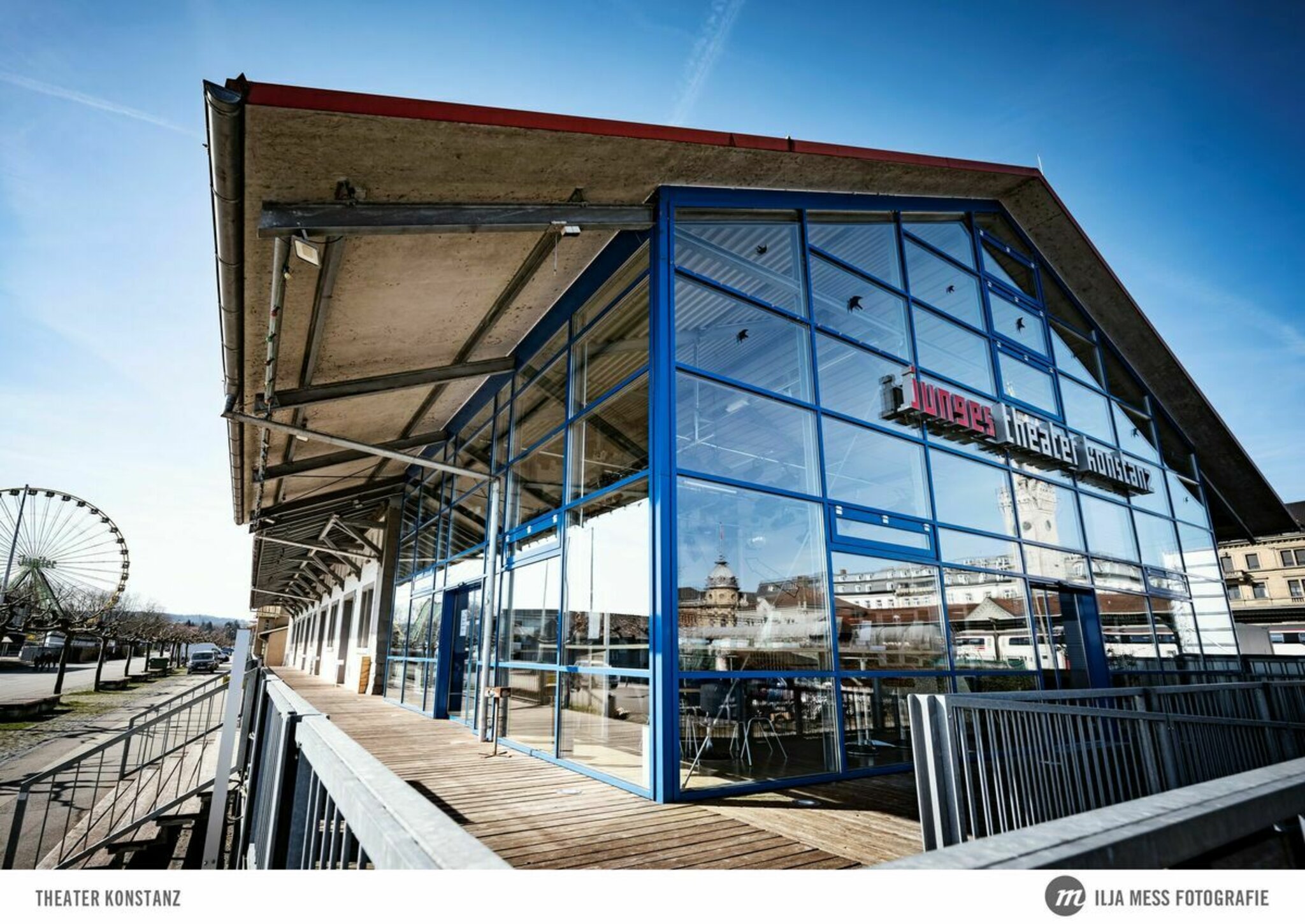 Premiere im Spiegelsaal des Theater Konstanz: "zwei herren von real ...