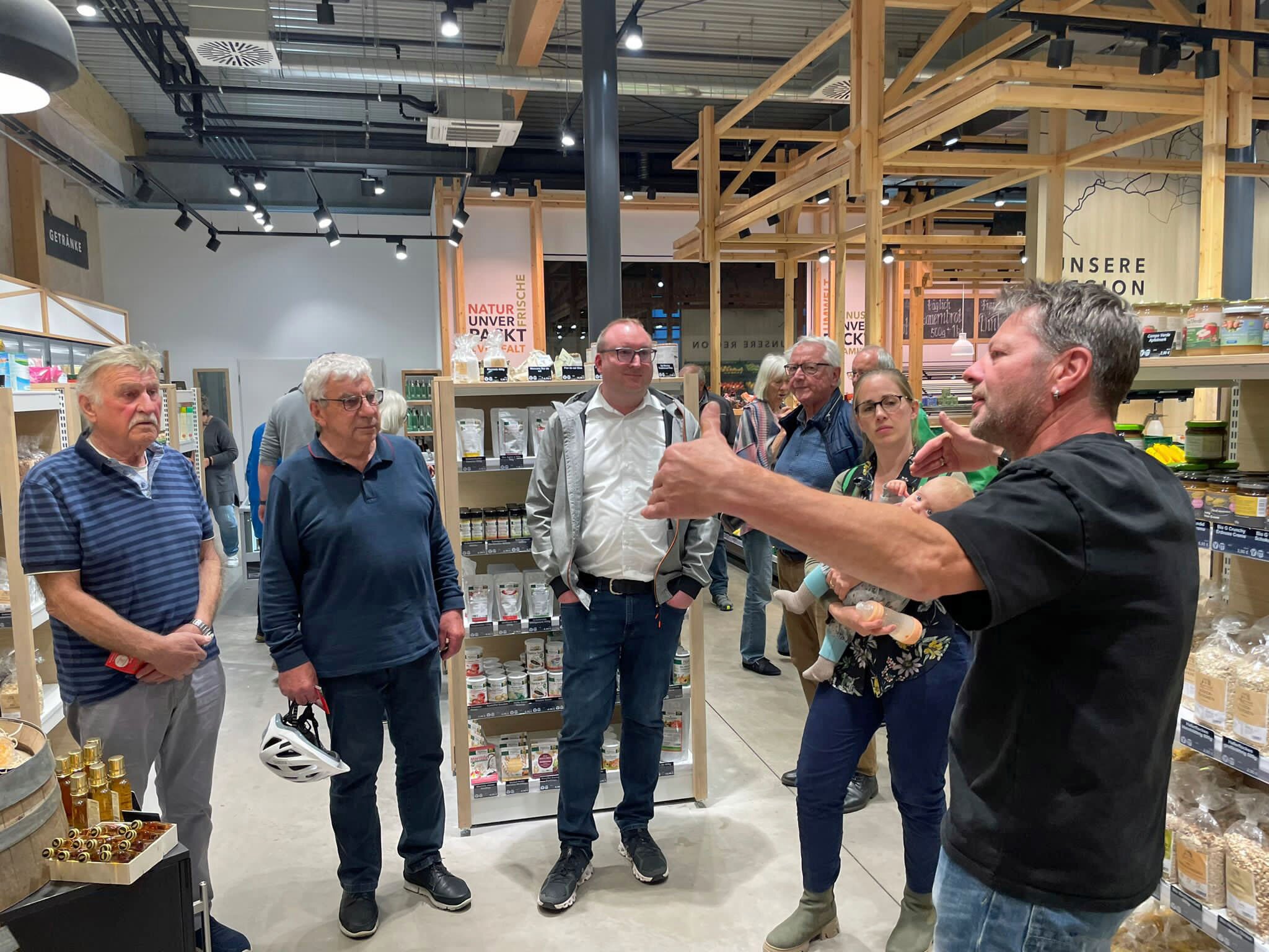 SPD/UL zu aktuellen Themen bei Wahlkampftour: Blick hinter die Kulissen des Vitaminmarkts ...