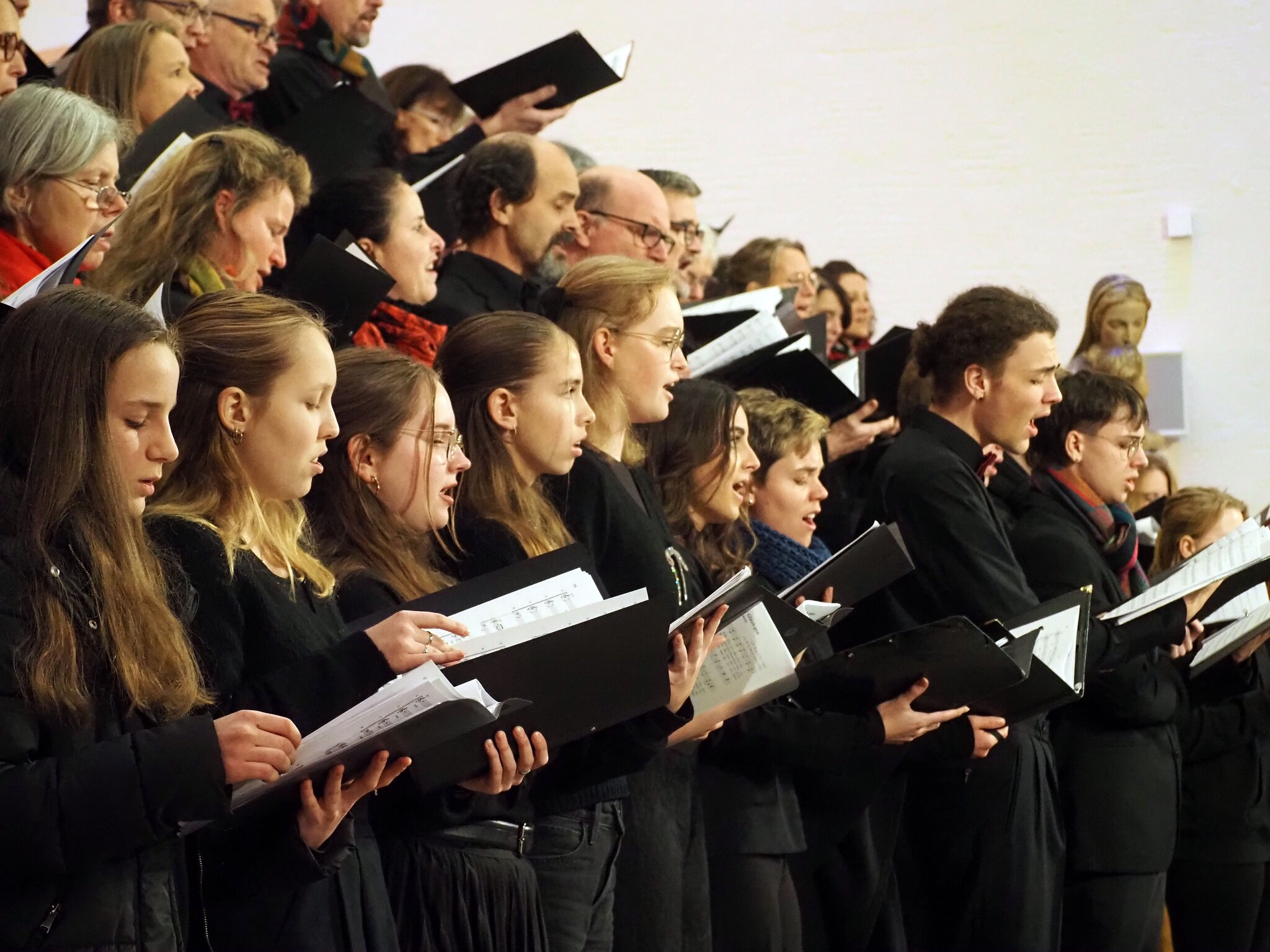 Nellenburg-Festkonzert mit "Sunrise Mass": Ein großer Raum für große ...