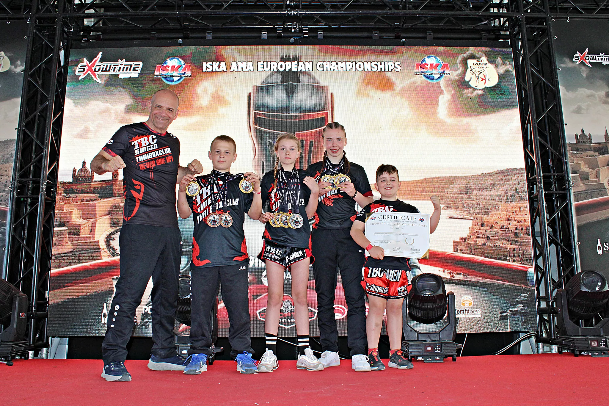 ISKA-Europameisterschaft: Thai-Box Club Singen feiert sensationellen ...