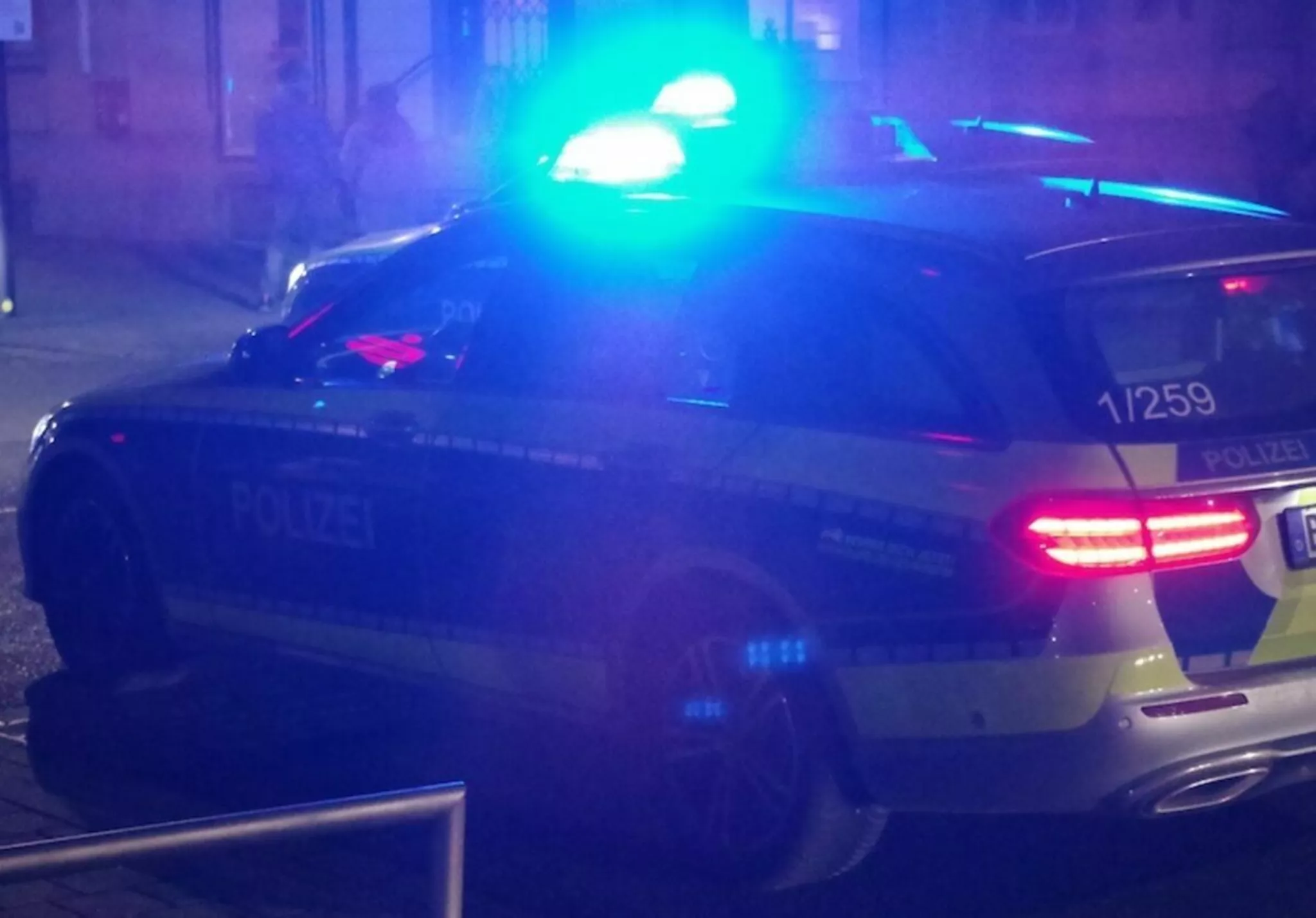 Blechschaden von rund 7.000 Euro: Zwei Leichtverletzte bei Auffahrunfall auf der Bahnhofstraße ...