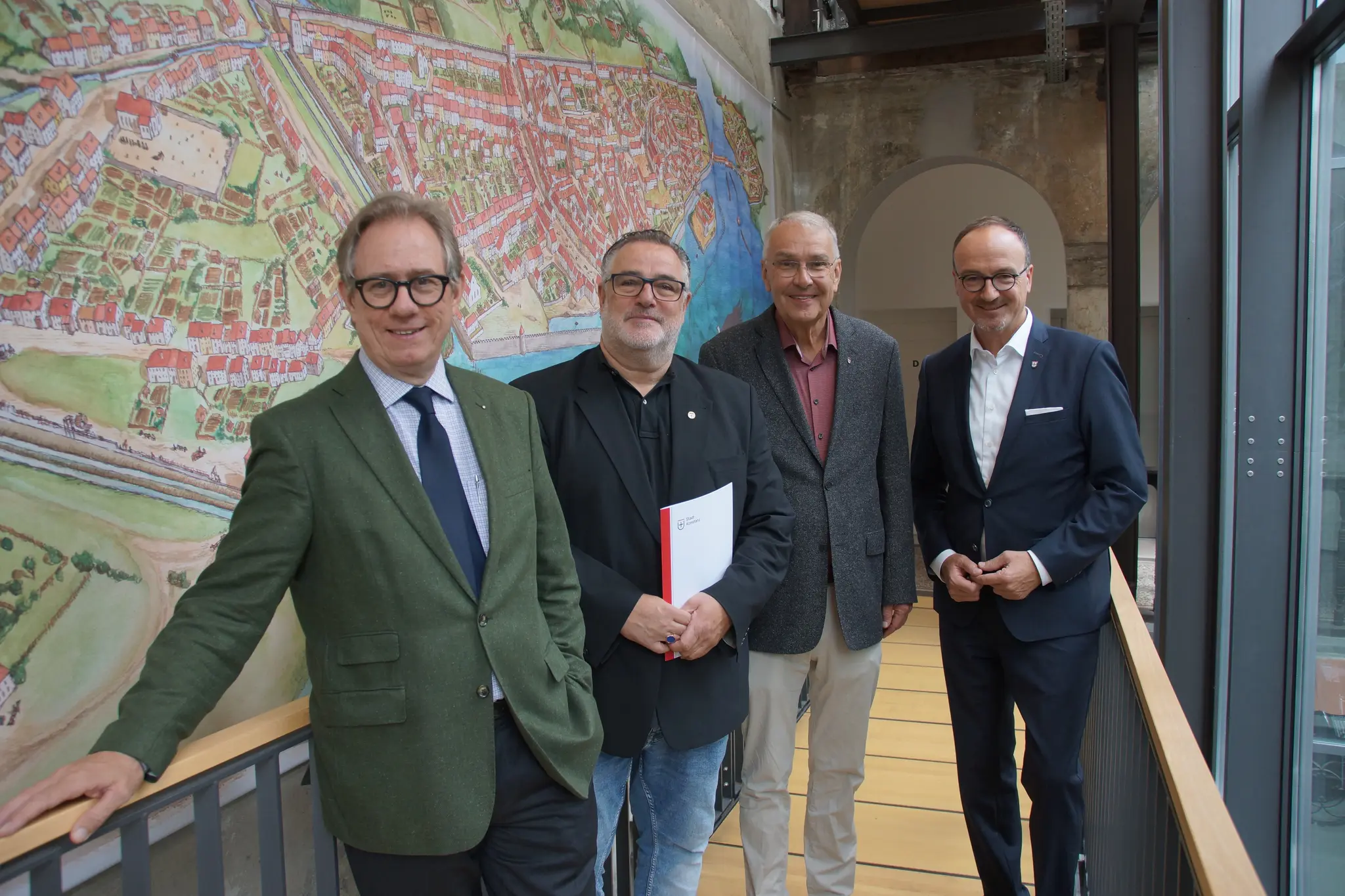 Verleihung der Ehrennadel der Stadt Konstanz: OB Burchardt ehrt Anselm ...