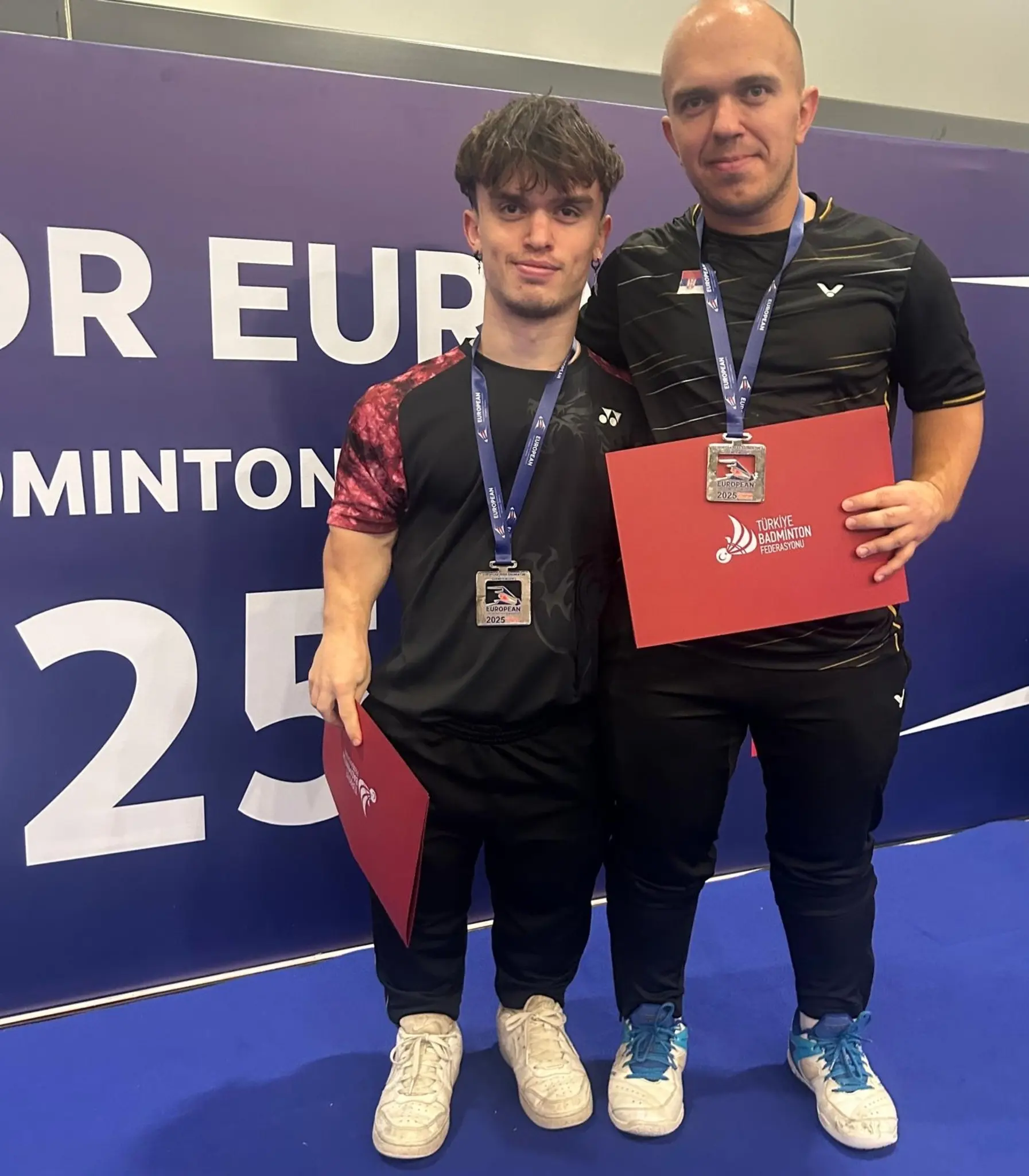 Erste internationale Meisterschaft im Nationalteam: Silber für Robin ...