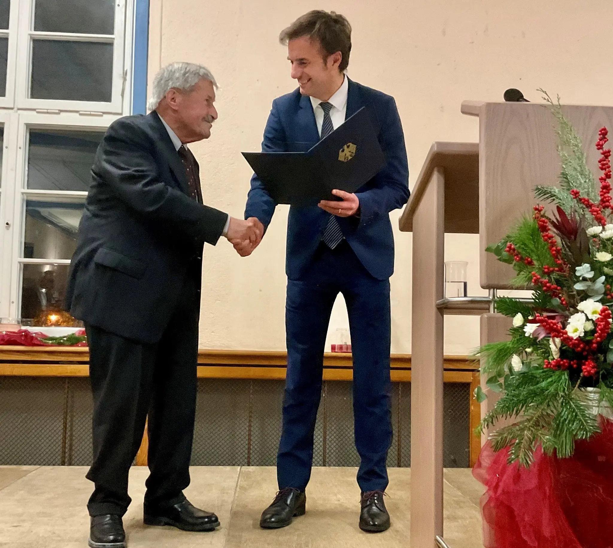 Feierliche Verleihung in der Fahr Kantine: Walter Benz' Lebenswerk mit ...